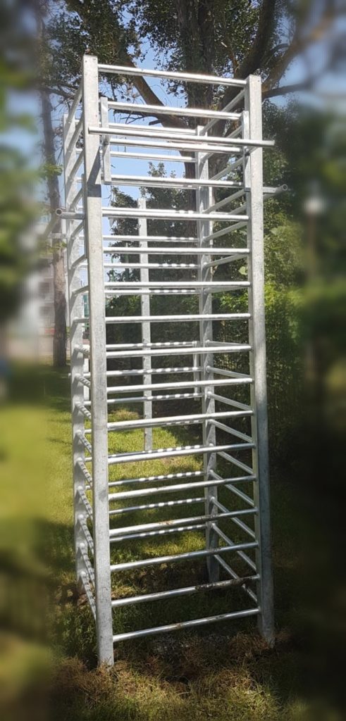 Spalier metalic special pentru exterior, cu 4 laturi, 4 posturi de lucru